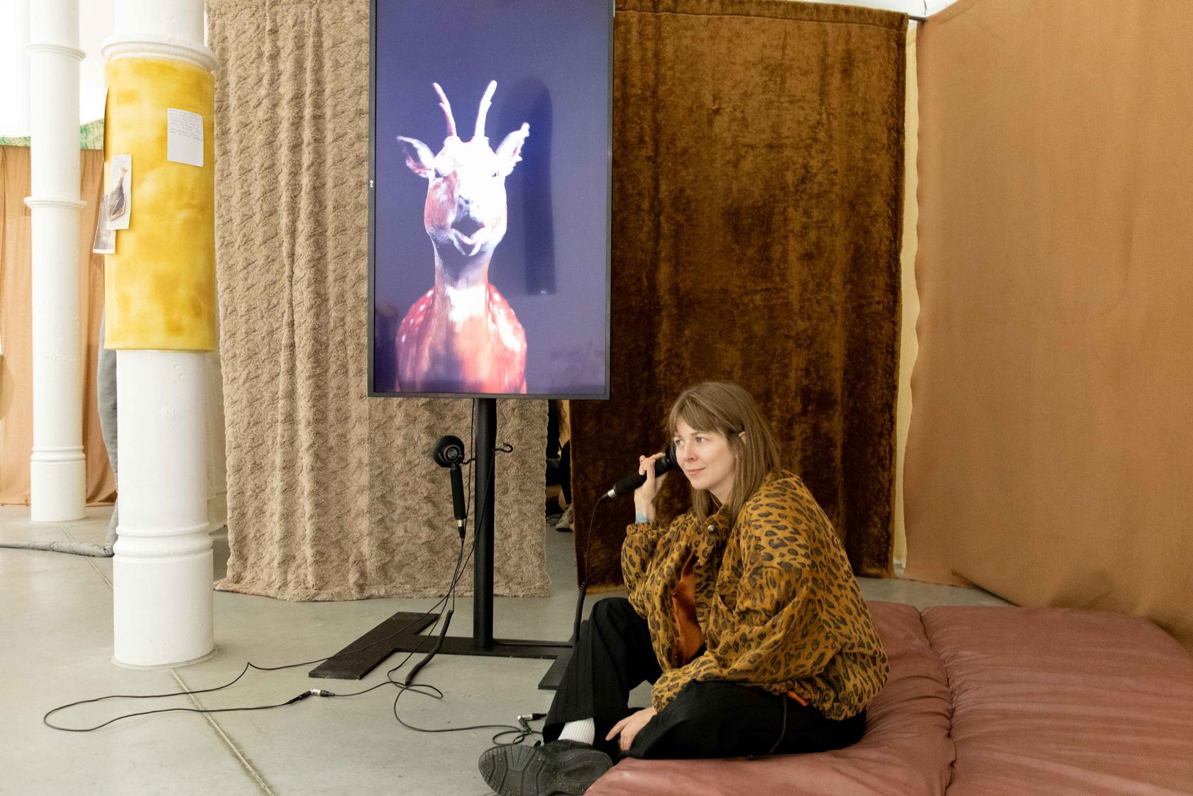 PLATO – Lívie Škutová: autorský vánoční strom & prohlídka budovy